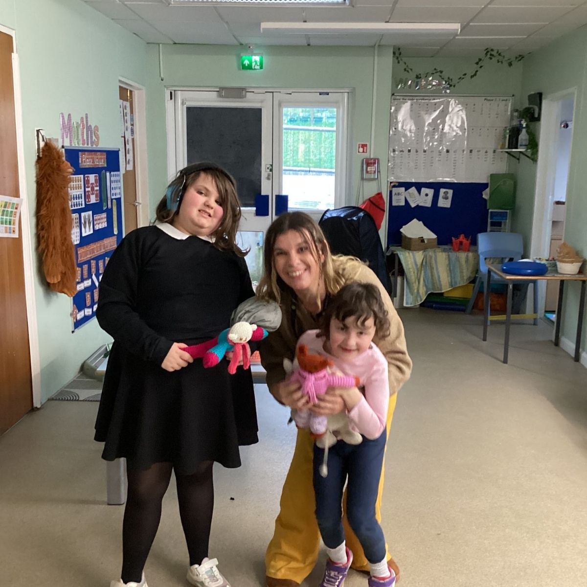 Doubletrees School - Trewoon Yarn Bombers donate even more teddies to ...